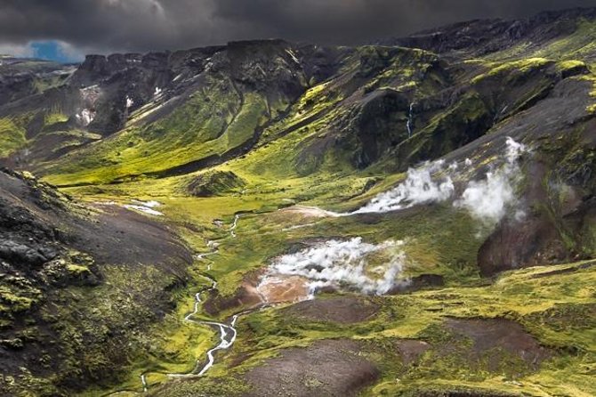 Helicopter Flight Over Geothermal Landscapes From Reykjavik - Stunning Aerial Views of Icelands Geothermal Wonders