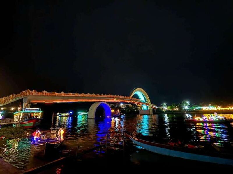 Hoi An: Evening Food Tour with River Cruise - Breakdown of the Itinerary