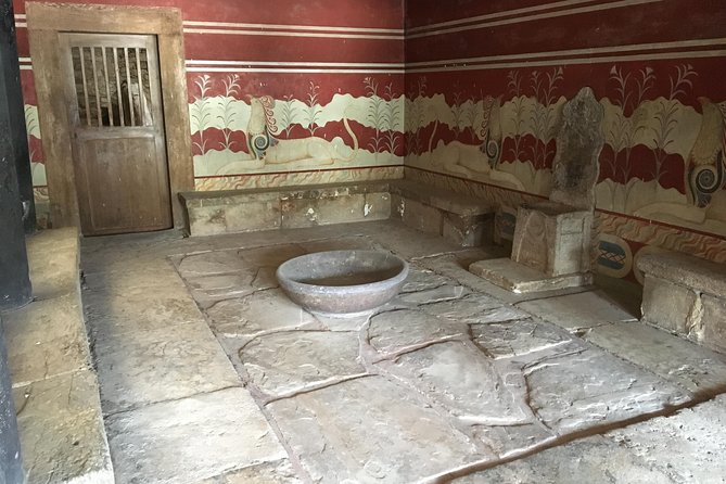 Labyrinth of Knossos Skip-The-Line Ticket With Tour Guide - Tour Guide Expertise and Visitor Feedback