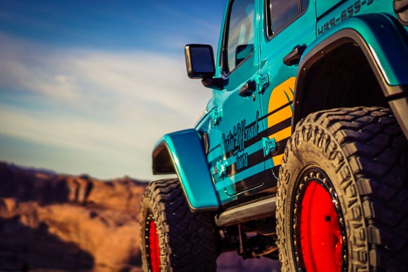 Moab: Off-Road Hell's Revenge Trail Private Jeep Tour - The Experience on the Ground