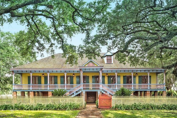 Oak Alley and Laura Plantation Tour With Transportation From New Orleans - Itinerary and Transportation Details