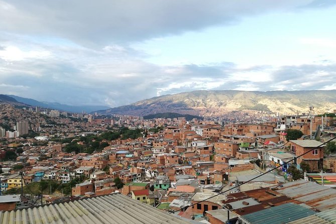 Pablo Escobar Tour and Comuna 13 - Highlights of the Tour Experience