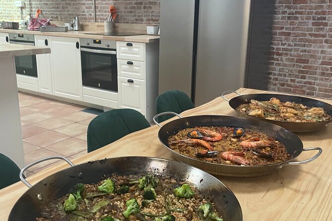 Paella Cooking Class (with Basque Sangria) in Bilbao - Meeting Location and Schedule