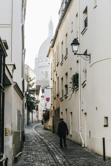 Paris: Montmartre Hidden Gems Walking Tour With Local Guide - Guided Experience