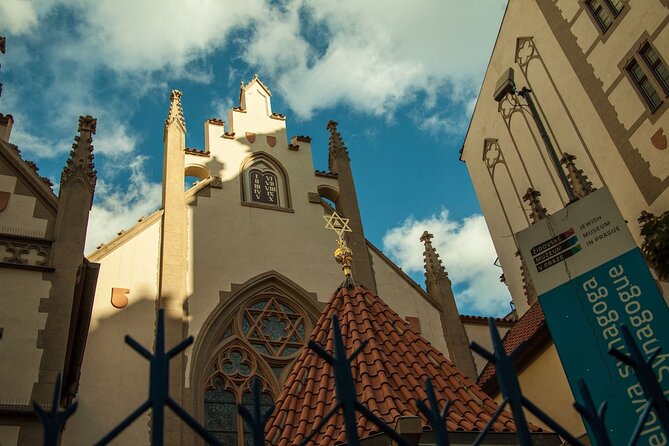 Prague Walking Tour in German: Old Town and Prague Castle - Inclusions