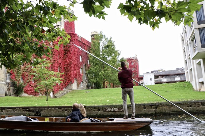 Private Chauffeur Punt Tour - Exploring the River Cam and Cambridges Landmarks