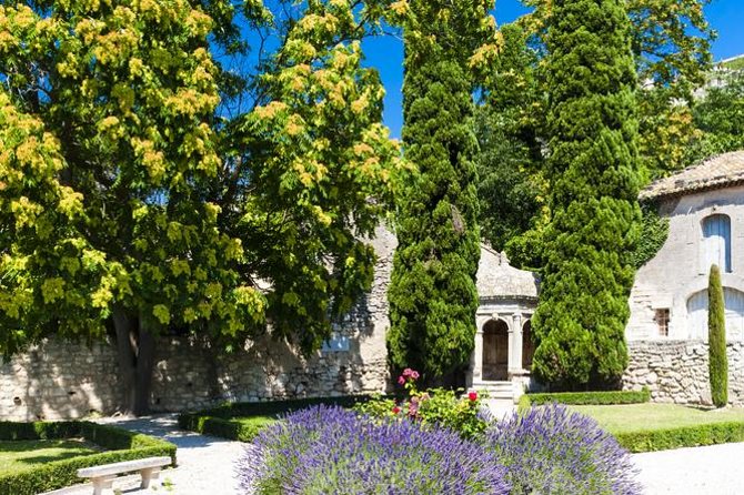 Provence in One Day Small Group Day Trip from Avignon - Gordes: A Viewpoint of One of France’s Most Beautiful Villages