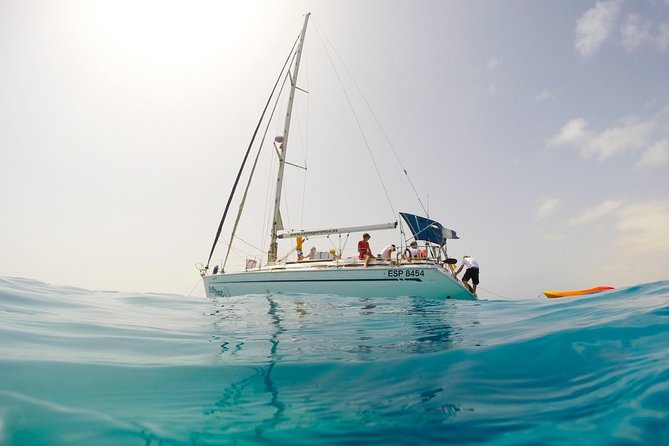 Sailing Tour Around the Lobos Island Natural Park / 4h - Key Features and Highlights
