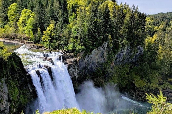 Seattle Wine and Waterfall Luxury Small-Group Day Tour with Lunch - Detailed Breakdown of the Itinerary