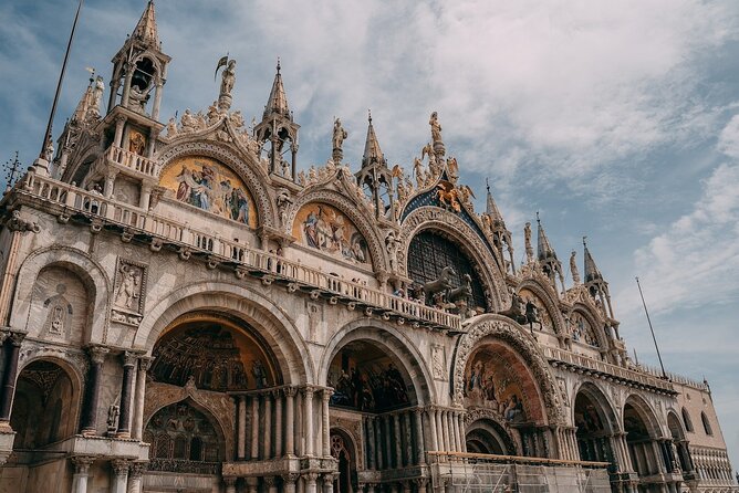 Small-group Saint Mark's Basilica and Terrace Priority Access - Guided Experience