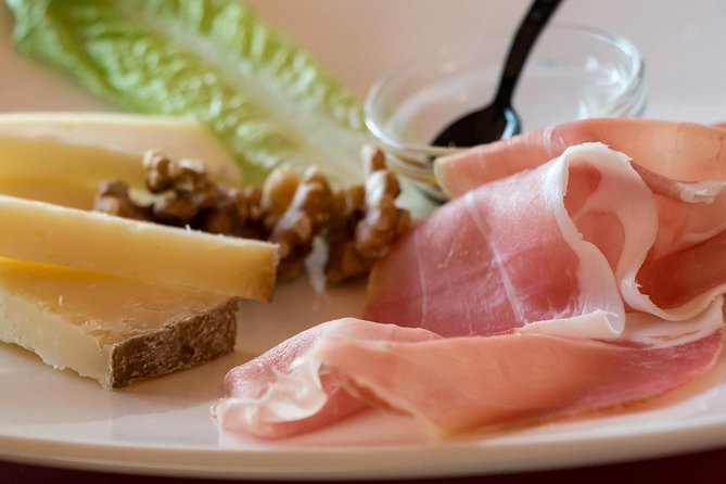 Taste Perugia Food Tour Led by Local - Engaging With Artisans and Producers