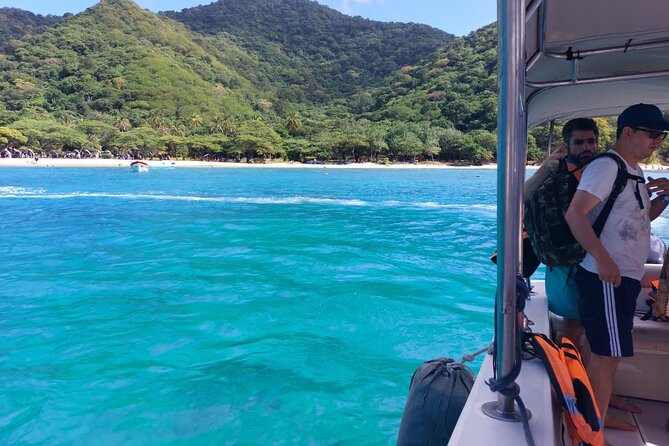 Tayrona by Sea - Visiting the Beaches