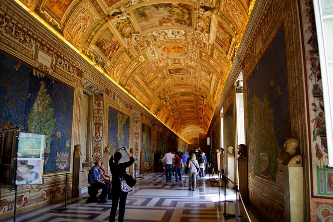 Vatican Museums Sistine Chapel With Basilica or Rafael Rooms Tour - Key Features