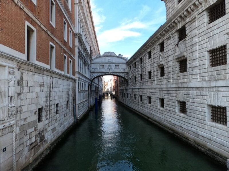 Venice: Doges Palace & St. Marks Basilica Tour - Highlights of the Doges Palace