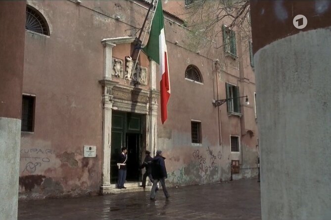 Venice Through Commissario Brunetti's Eyes: A Donna Leon Tour - The "Questura" and Other Iconic Locations