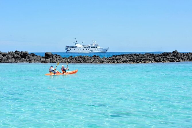 YACHT LA PINTA DARWIN'S LEGACY (Fri - Thurs) - Galapagos Island Exploration