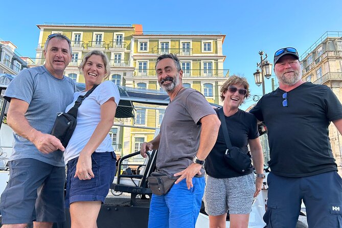 2 Hours Tuk Tuk Tour - 7 Hills Adventure in Lisboa - Pickup Information