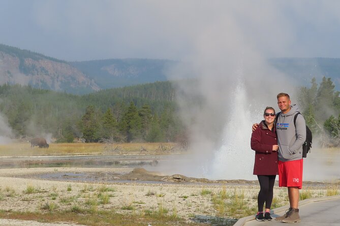 6-Mile Geyser Hiking Tour in Yellowstone With Lunch - Meeting Details and Logistics