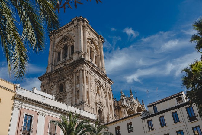 Alhambra and Granada City Center Sightseeing Tour! - Stroll Through the Generalife Gardens