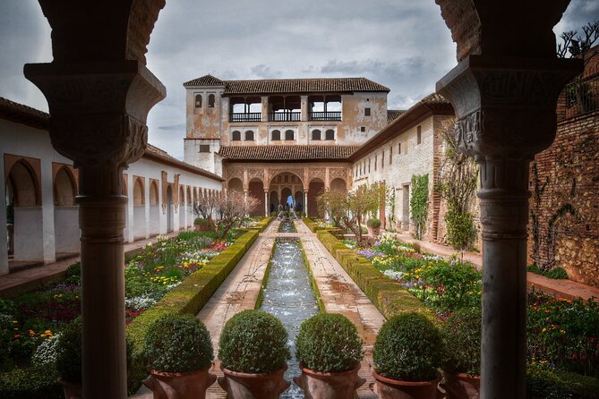 Alhambra Private Tour & Nazaries Palaces from Seville with Pickup - FAQs