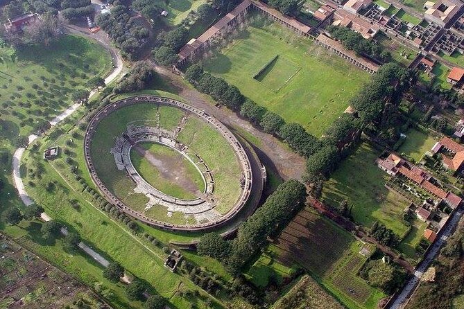 Amalfi Coast: Pompeii Small Group With Skip the Line Tickets - Exploring Pompeiis City Center