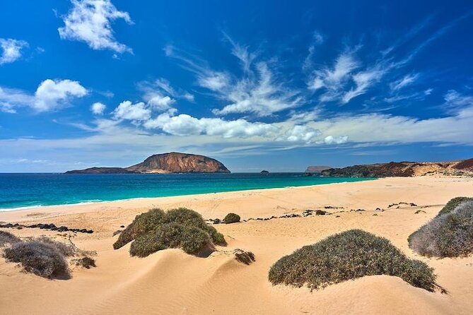 Amazing Jeep Safari at Graciosa Island, Lanzarote - Exploring the Unique Geography and Wildlife of Graciosa
