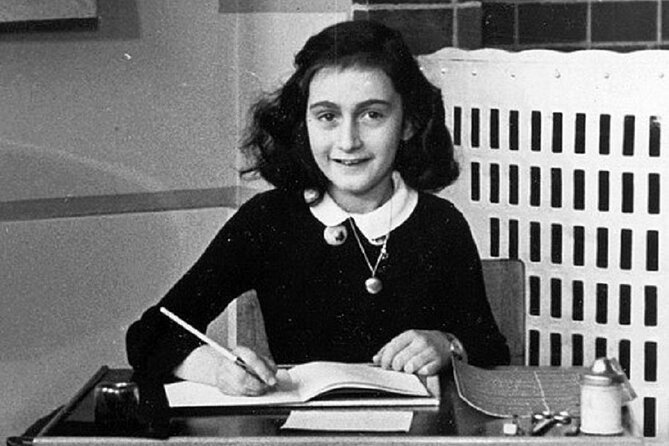 Amsterdam: Anne Frank and World War II Walking Tour - Guide Expertise and Experience