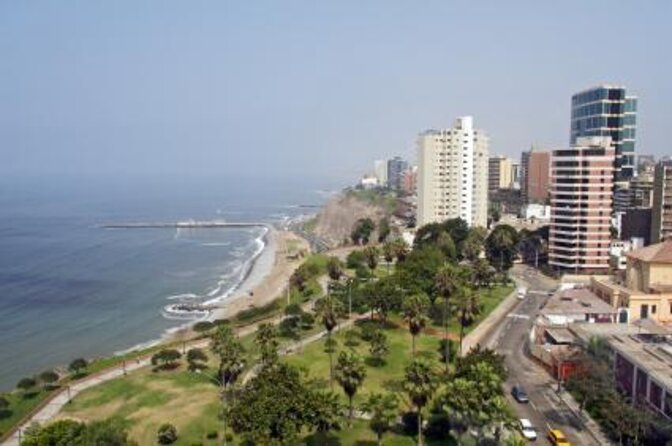 Bike Tour San Isidro, Miraflores and Barranco - Cycling Along the Coastal Paths
