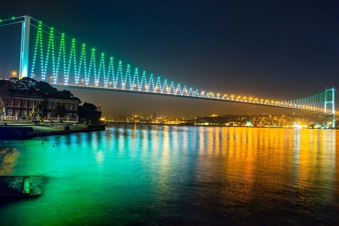 Bosphorus Dinner Cruise With Live Performance - Onboard Entertainment