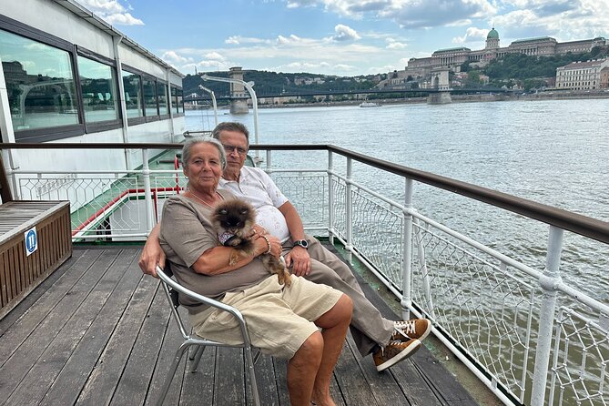 Bottomless Brunch and Cruise With Prosecco in Budapest - Indulging in Unlimited Prosecco