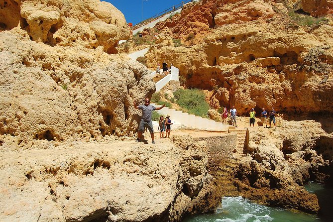Carvoeiro and Silves Premium - Shared Small Group > VTOURS Algarve - Accessibility and Participation