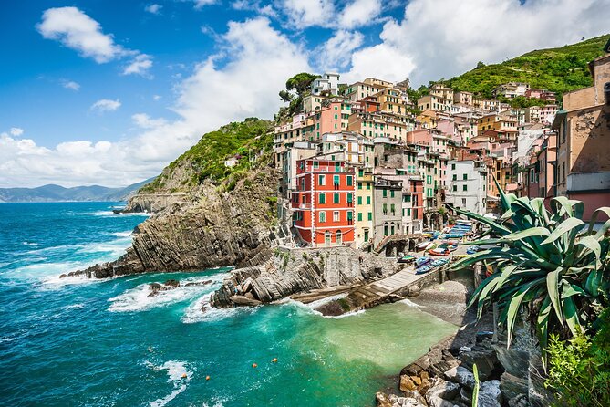 Cinque Terre Tour Small Group Tour From Lucca - Getting There