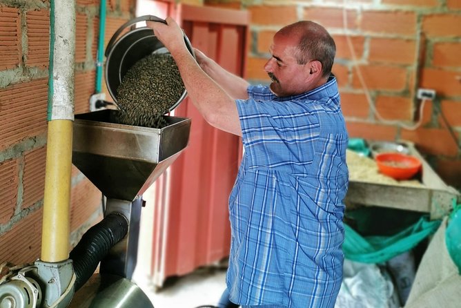Comuna 13 & Coffee Farm Private Tour in Medellin: The Best Combo - Logistical Details