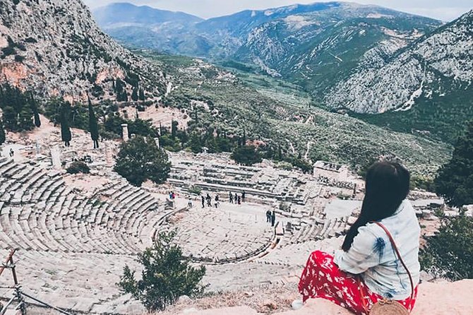 Delphi Full Day Private Trip From Athens With Lunch Overlooking the Sea - A Scenic Stop in Arachova