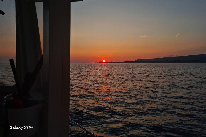 Dreamy Cruise Sunset Tour With Dinner and Unlimited Wine! - Wine Lovers Rejoice: Unlimited Wine on Board