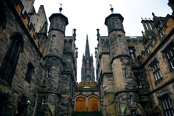 Edinburgh: Discover Edinburghs Old Town Walking Tour - What to Expect on Your Walking Tour