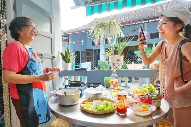 Evening Walking Food Tour, folk game and lantern boat - Practical Considerations