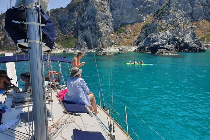 Excursion by Sailing Yacht - Activities and Adventures at Sea