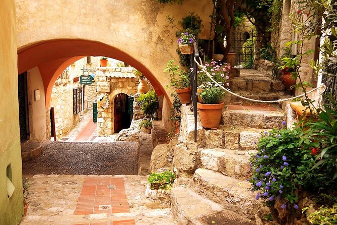 Eze, Monaco, & Monte-Carlo Half-Day Trip Private Tour - Meeting and Pickup
