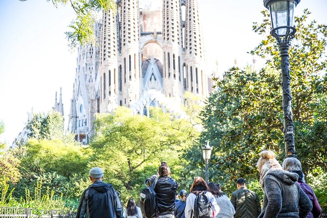 Fast Track Sagrada Familia & Park Guell the Best of Gaudí - What to Expect on Your Guided Tour