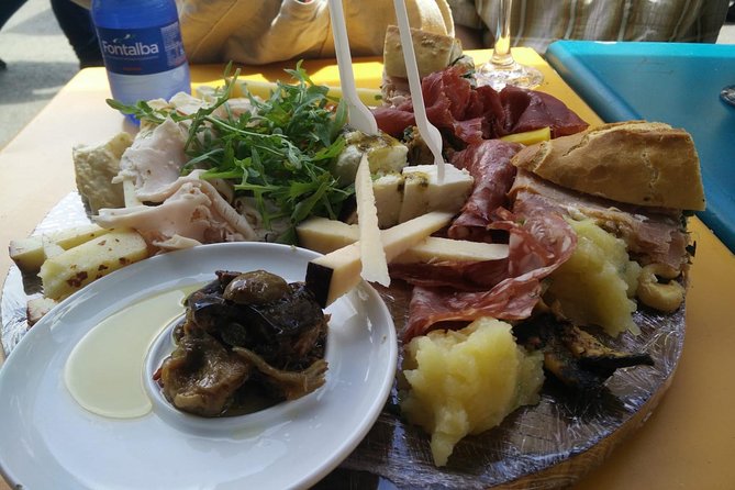 Food + City Tour Tour in Ortigia With an Authorized Guide - Meeting Point and Logistics