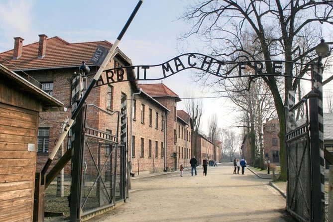 From Krakow: Auschwitz & Wieliczka Salt Mine Guided Tour - Tour Experience and Feedback