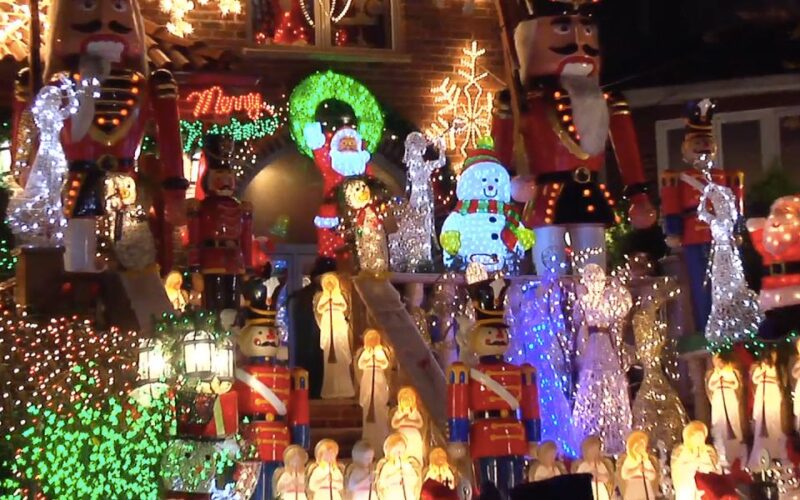From Manhattan: Dyker Heights Holiday Bus Tour - Who Will Enjoy This Tour?