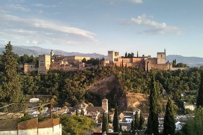 Granada: Sacromonte Private Tour - Meeting and Pickup