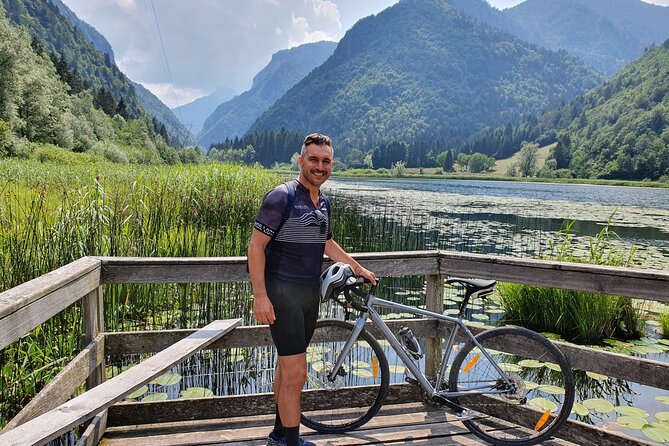 Guided E-Bike Tour in Bologna With Aperitif - Guide Expertise and Personalization