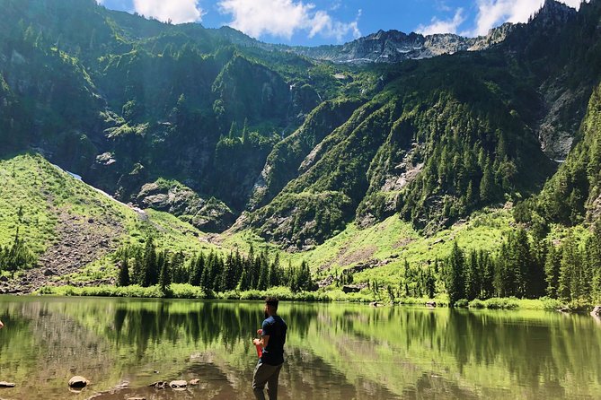 Hike the Gorgeous Trails in Washington - Wander Through Evergreen Forests