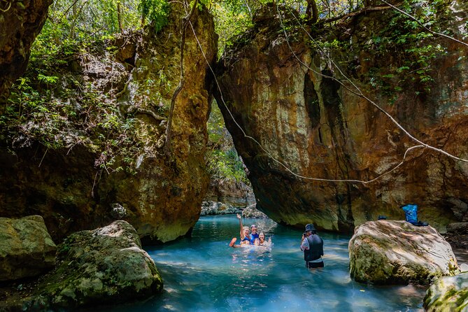Hiking Tour of La Leona Waterfall With Lunch - Physical Requirements and Recommendations