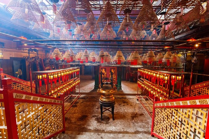 Hong Kong City Tour + Lunch + Peak Tram - The Dim Sum Lunch and Waterfront Relaxation