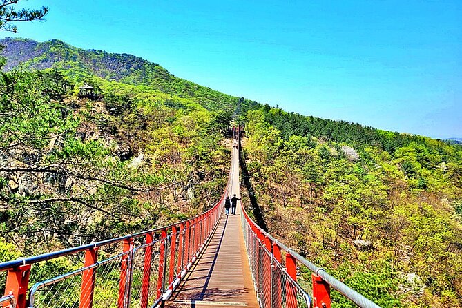 Korea DMZ Tour with Gloster Memorial & Heroes Suspension Bridge - FAQ
