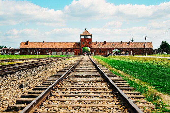 Krakow to Auschwitz-Birkenau Live Guided Tour with Transportation - What Makes This Tour Stand Out